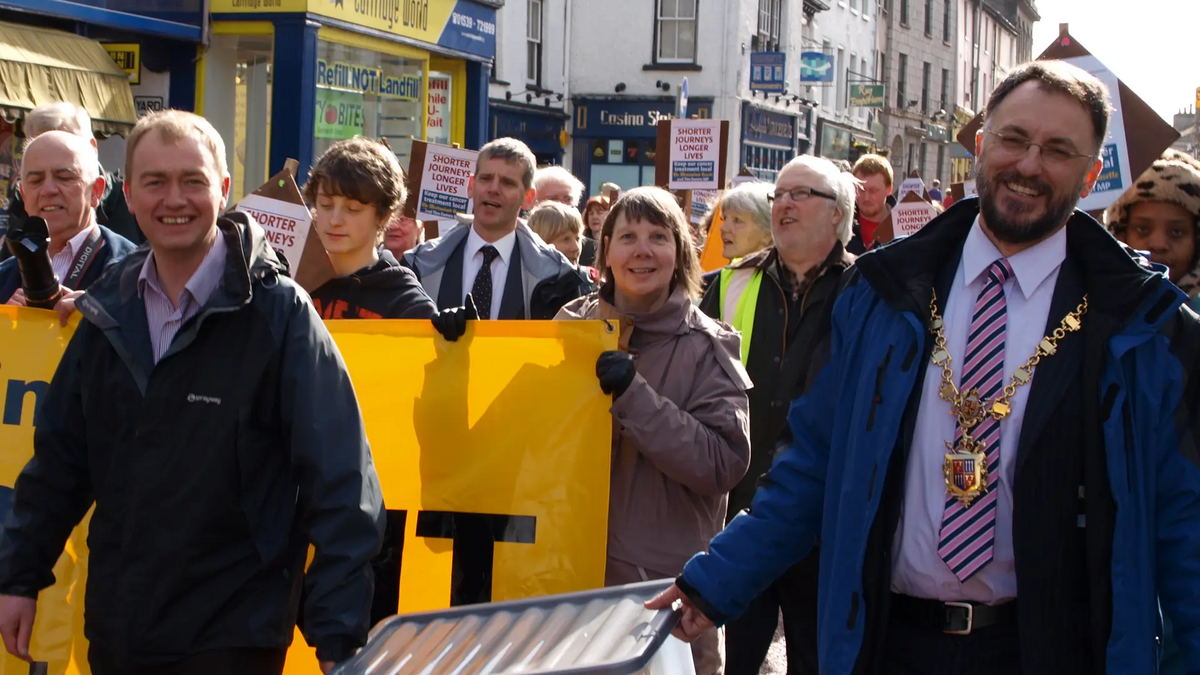 MP welcomes support from local council for radiotherapy campaign ...